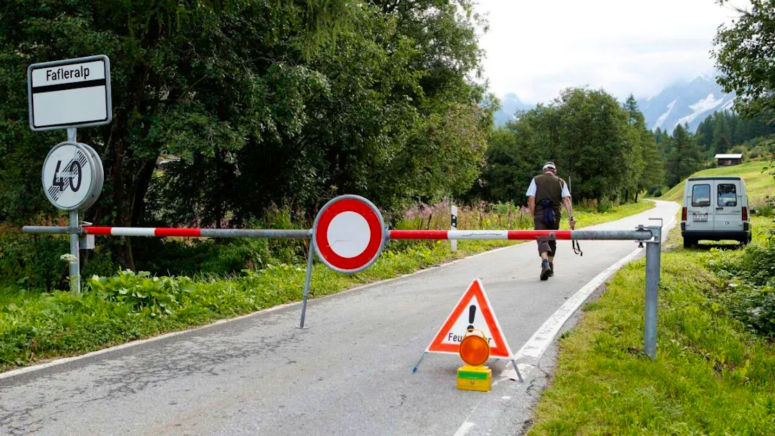Avalanche/landslide: Residents evacuated after landslide in Lötschental ...