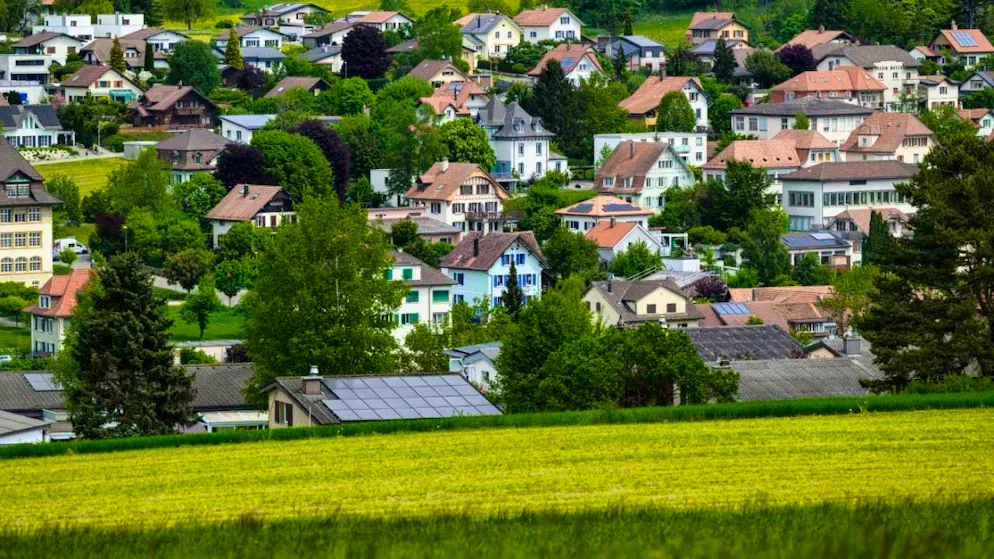 Energy: Switzerland needs four times as many solar installations to ...