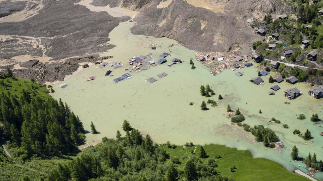 Landslide: Dammed lake above the debris cone appears to be sinking ...