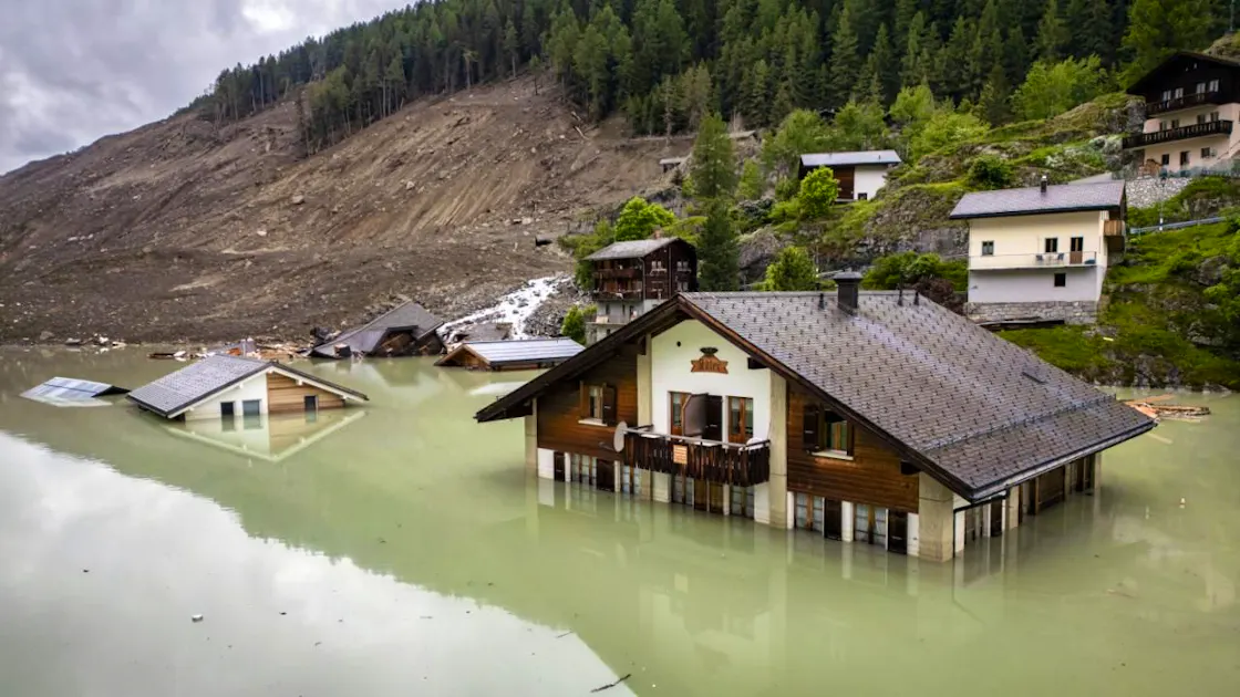 Landslide: Residents of two hamlets in Blatten visit their homes | blue ...