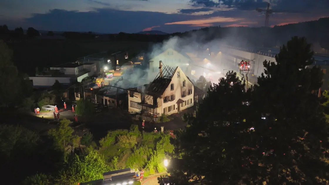 Alertswiss warnte Bevölkerung: Feuer in Tagelswangen: Grossbrand ...