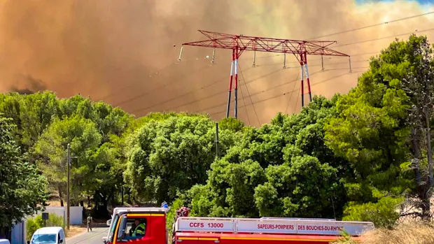 France: Huge clouds of smoke: fire near Marseille scares residents ...