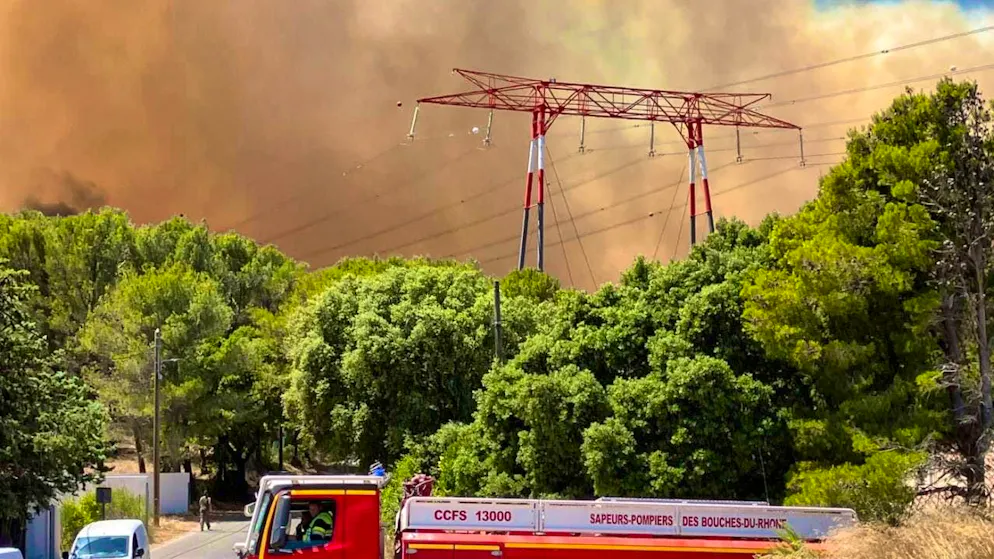 France: Huge clouds of smoke: fire near Marseille scares residents ...
