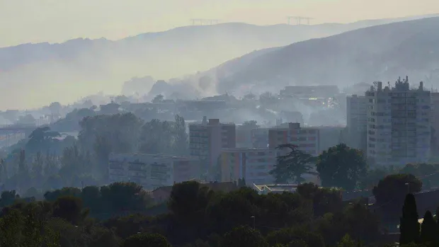 Wildfire approaches Marseille - 110 slightly injured | blue News