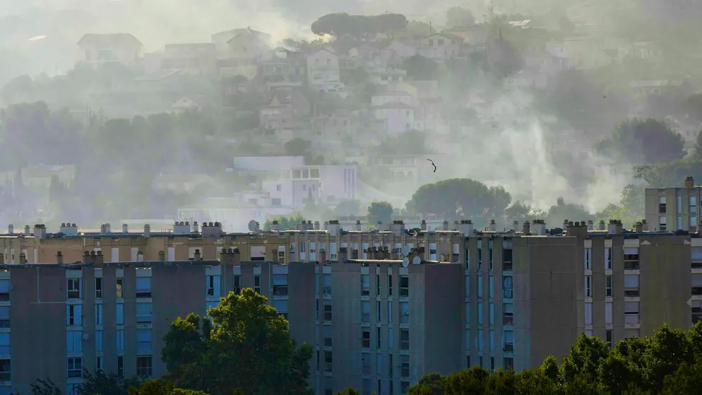 Wildfire approaches Marseille - 110 slightly injured | blue News