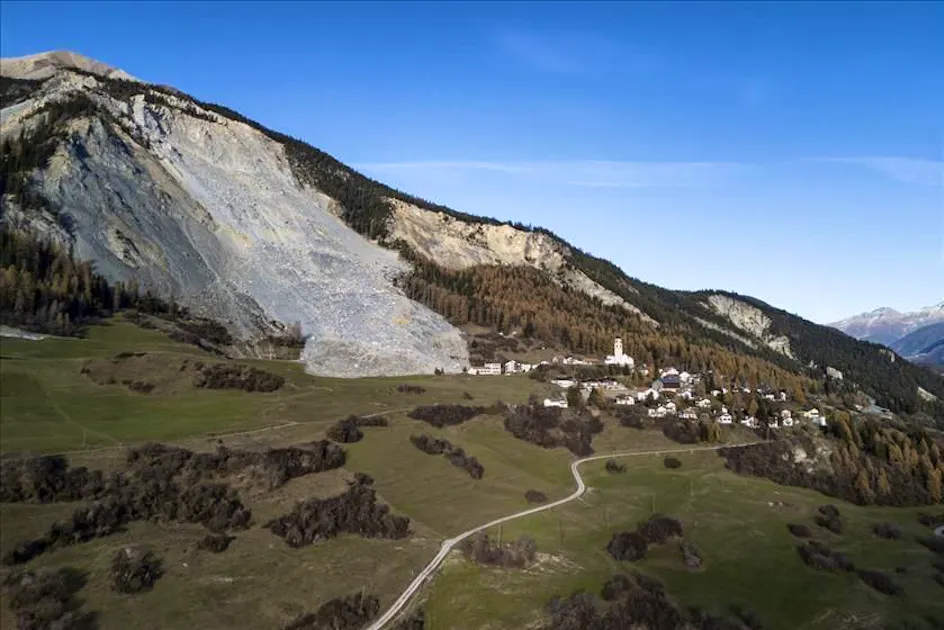 News: Brienz, frana dopo le forti piogge | blue News