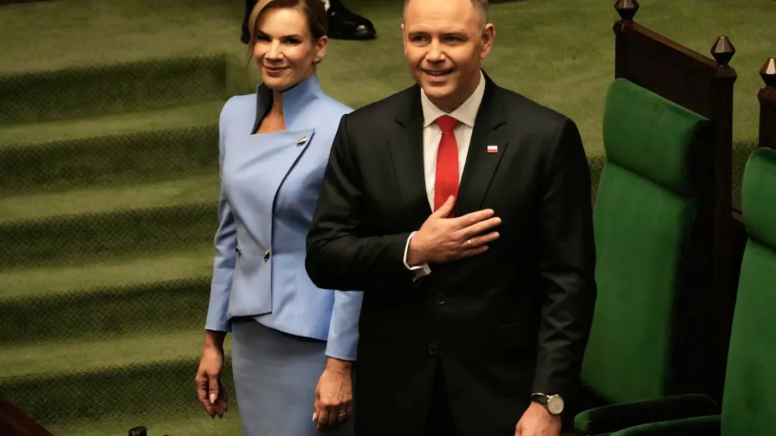 Politik: Polens neuer Präsident Karol Nawrocki vereidigt | blue News