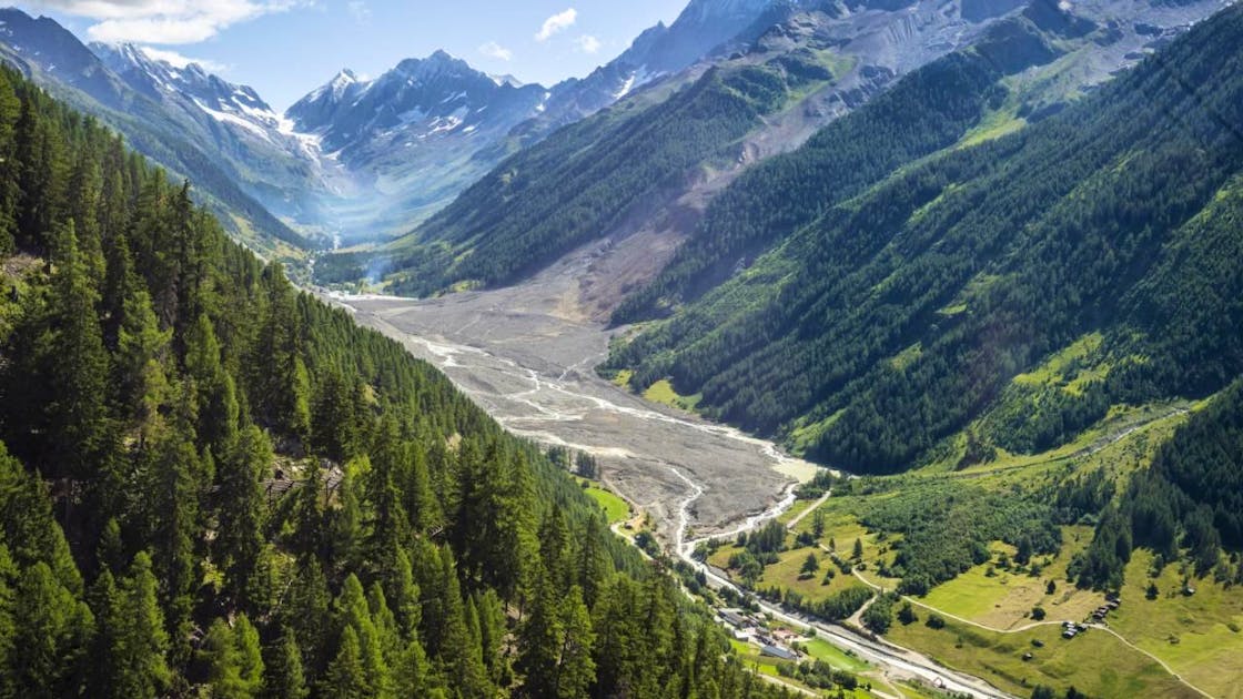 Landslide: Satellite images show slope movements near Blatten since ...