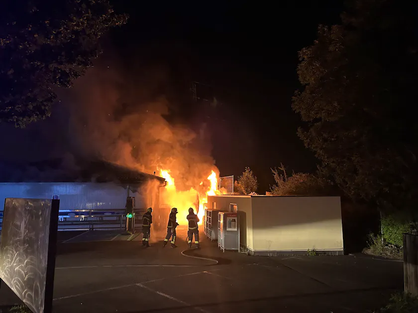 Migrolino and lorry on fire: Aargau police arrest suspected arsonist ...