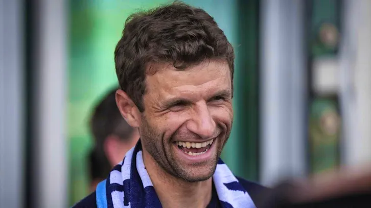 Thomas Müller: "I play soccer now" | blue News