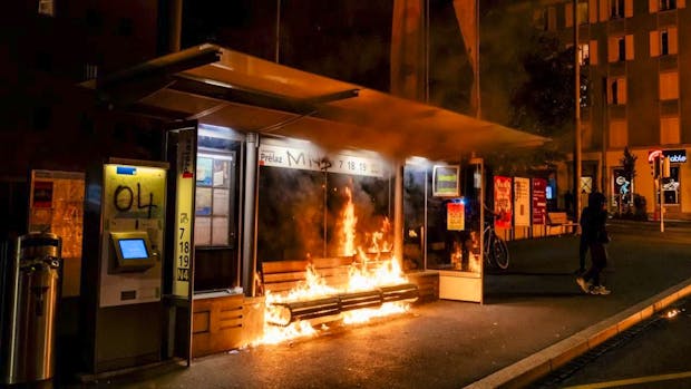 Police operation: Riots break out again in Lausanne | blue News