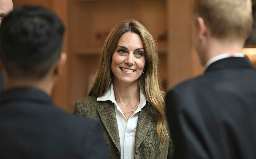Discussion sparked on the net: Princess Kate surprises with new hair ...
