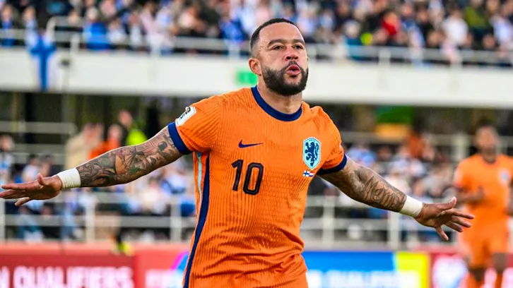 Depay saves Holland against Lithuania - and is crowned record ...