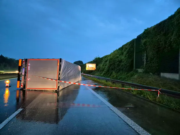 Heavy rain floods western Germany - pictures show streets under water ...