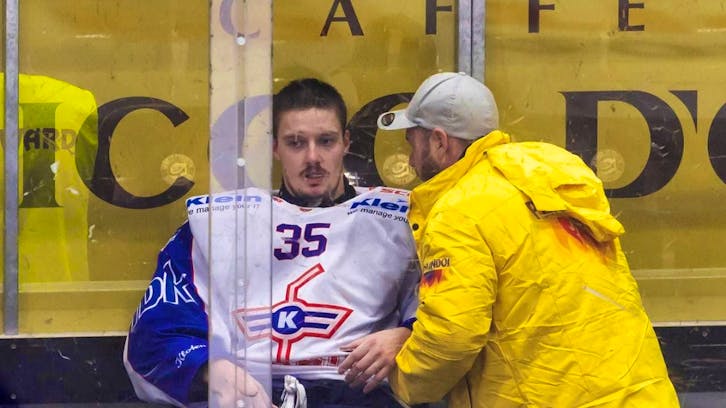 Shoulder injury: Kloten's regular goalie Ludovic Waeber out for a long ...