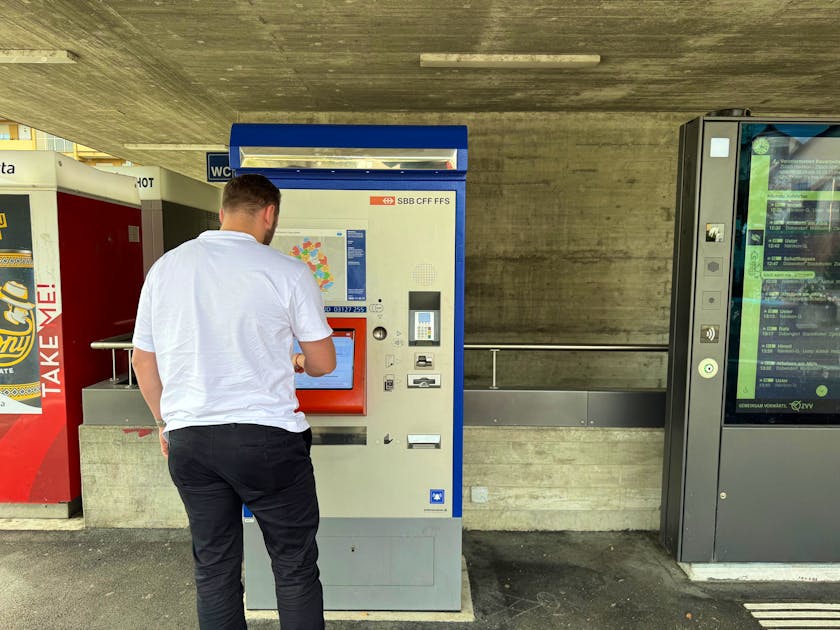 Teething troubles included: Plastic instead of paper tickets: how the ...