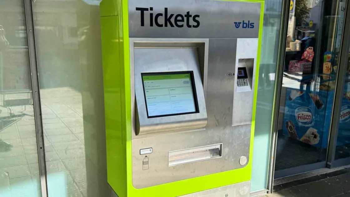 Public transport: BLS ticket machines in the canton of Berne without ...
