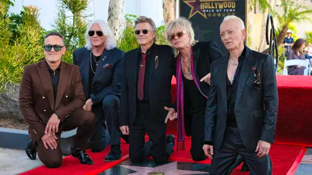 People: Rock band Def Leppard honored with Hollywood star | blue News