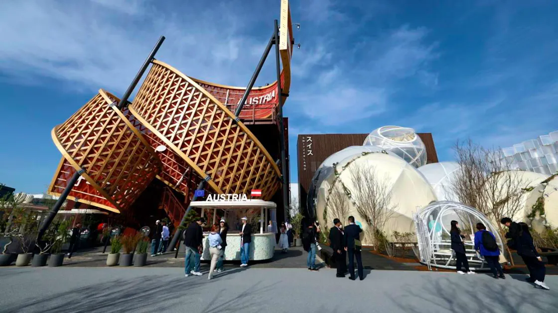 La Svizzera riscuote successo a Osaka 2025 con Heidi e raclette | blue News