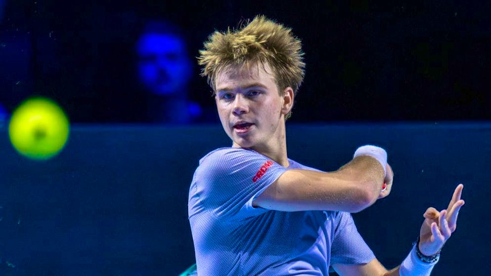 Swiss Indoors: Promising debut for Henry Bernet | blue News