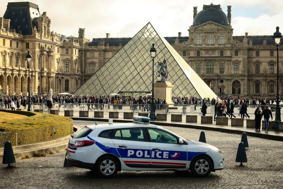 I due della banda del Louvre sono stati catturati grazie ad passo falso dettato dalla fretta ...