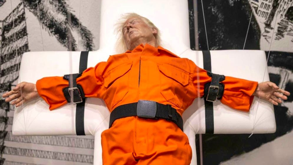 Art: Crucified Trump figure on display in Basel city center | blue News