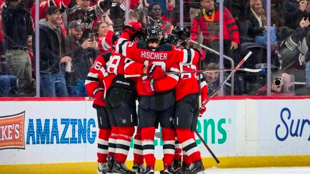 Meier and Hischier with assists - Devils beat the Blackhawks again ...