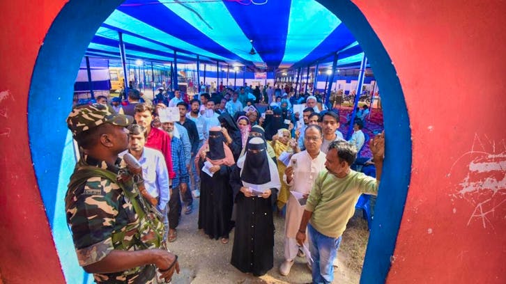 India: Modi's coalition wins landslide victory in Bihar election | blue ...