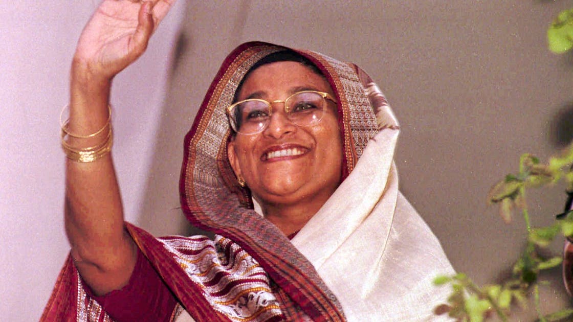 Todesurteil in Abwesenheit: Wer ist Sheikh Hasina – und warum wurde sie ...
