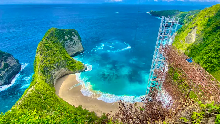Controversial glass lift in Bali to be demolished | blue News