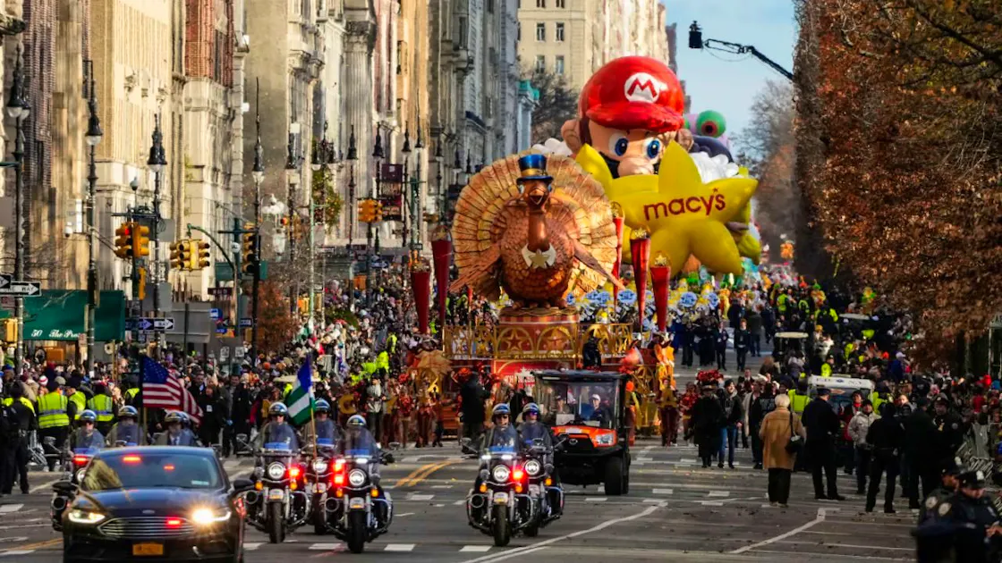 USA: Hundreds of thousands marvel at Thanksgiving parade in New York ...