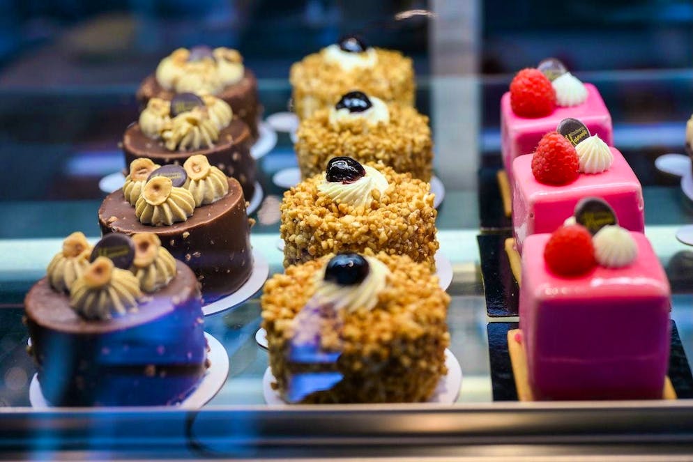 Forced sale scheduled: Zurich Teuscher property is foreclosed - family ...