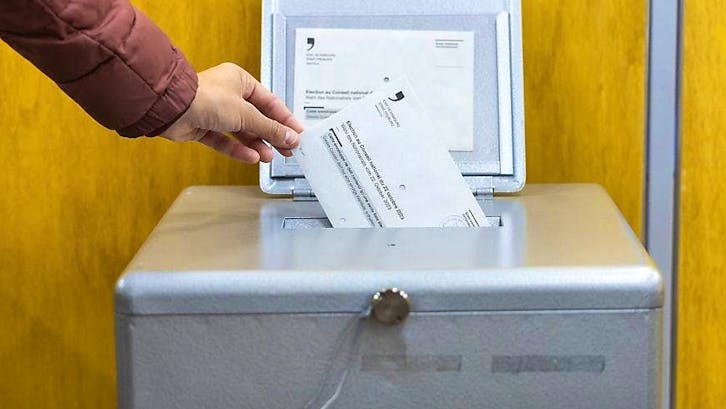Switzerland votes today on inheritance tax and citizen service | blue News