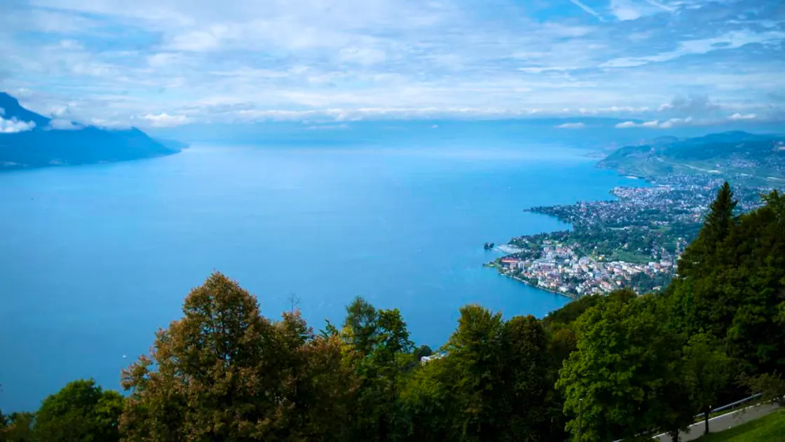 Geophysics: Researchers discover new type of wave in Lake Geneva | blue ...