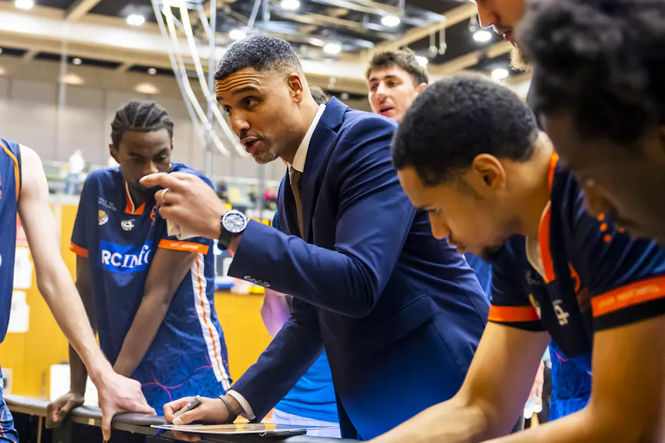 Basketball - SBL: Goliath au tapis : Neuchâtel fait chuter Olympic ...