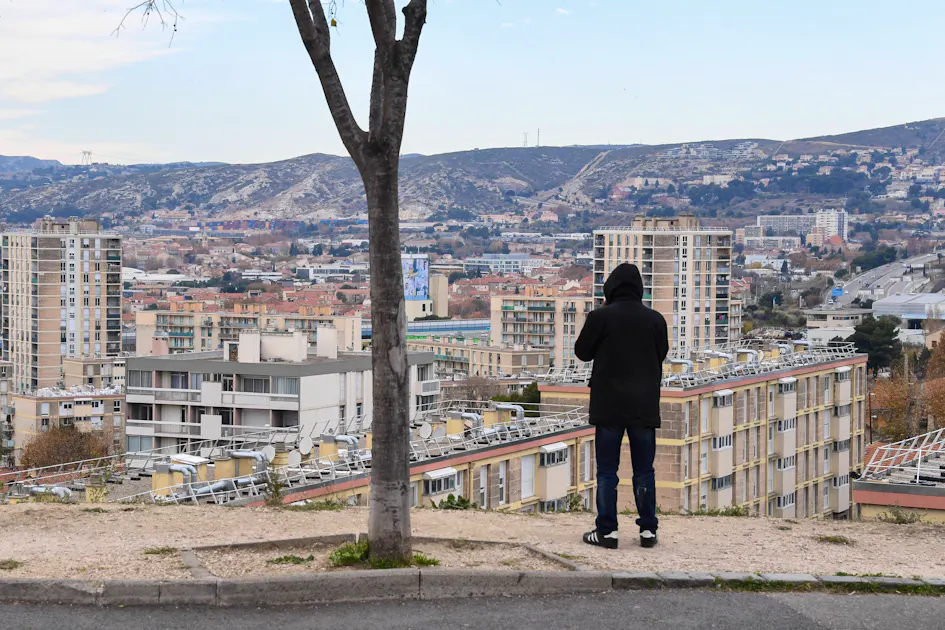 «Bonjour, on est séquestré pour le réseau. SVP appelle la police (on a ...
