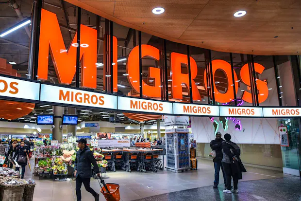 Confusion on the shelves: Seco criticizes price tags at Migros and Coop ...