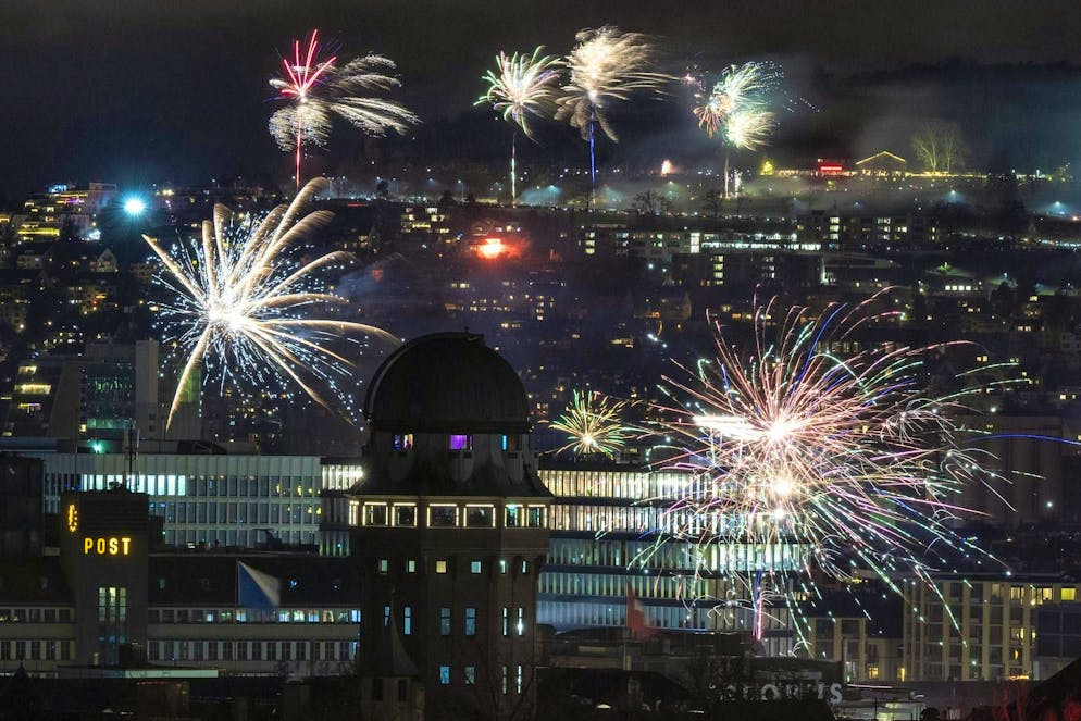 Atomic clocks control our lives: Why it bangs everywhere at the same ...