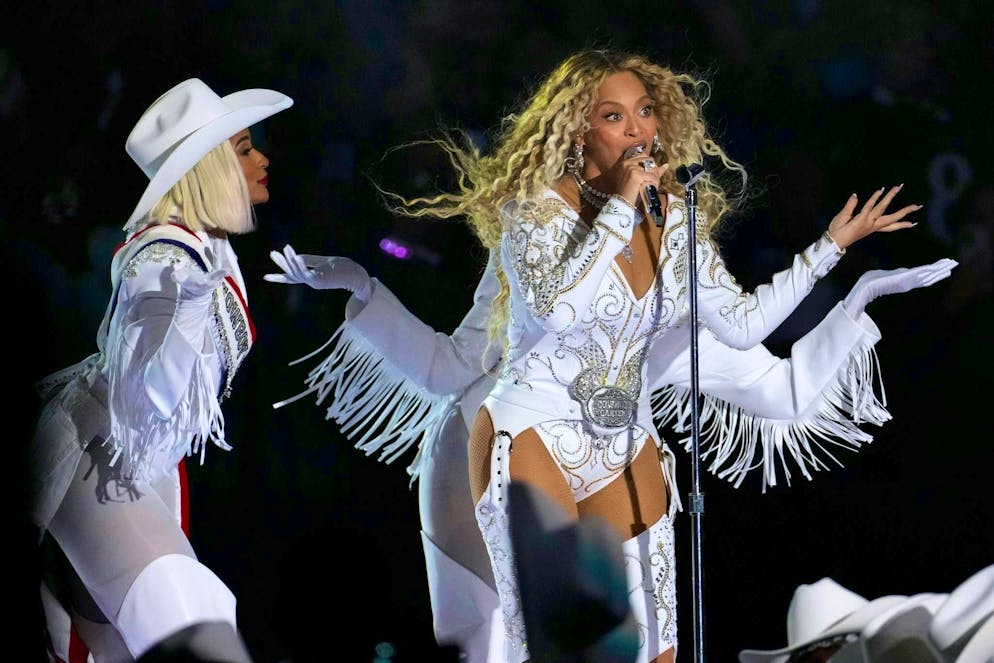Singer Beyoncé is now a billionaire | blue News