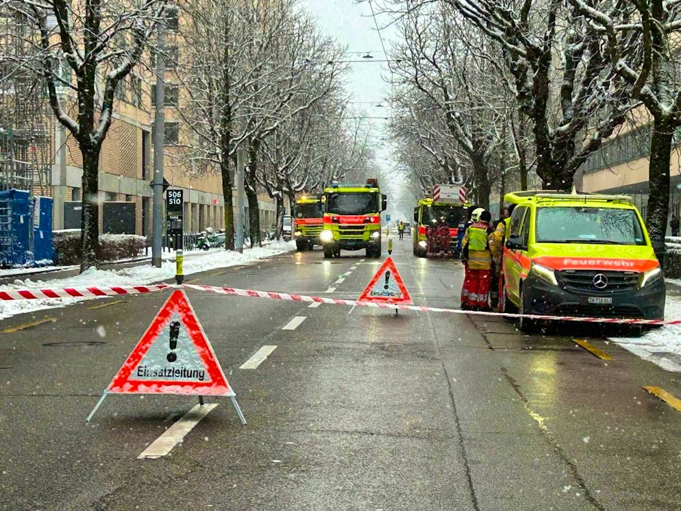 Fire in Altstetten: Fire in Zurich high-rise building - one person in ...