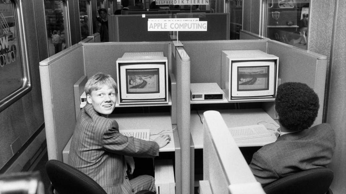 Historisches Bild: 1988 rollten erstmals Büros durch die Schweiz | blue ...