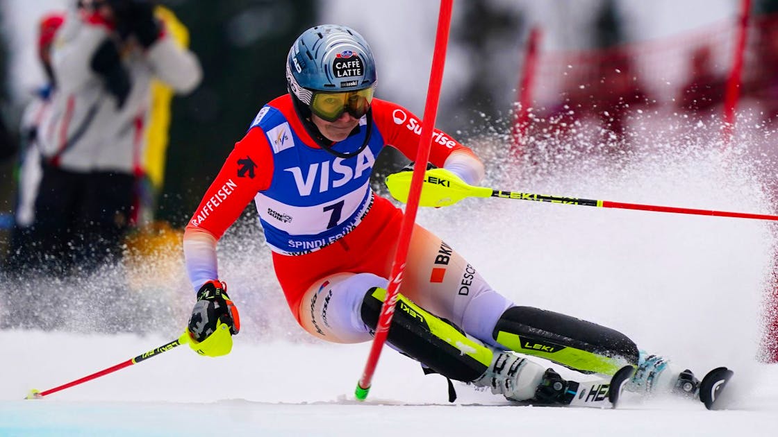 2nd run in the ticker: Shiffrin on course for victory - Holdener and ...