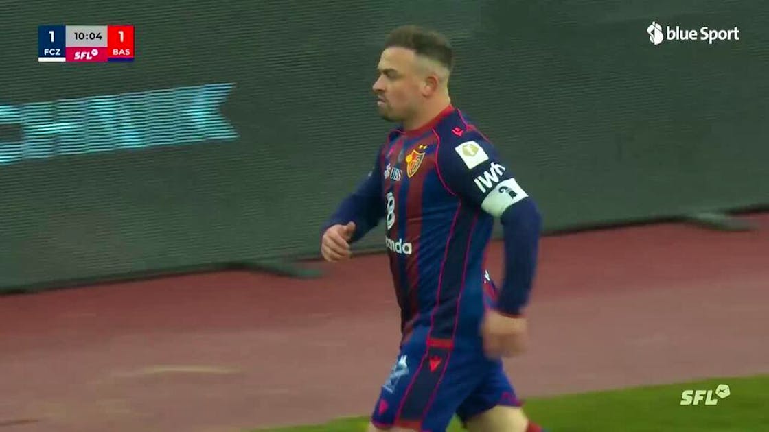 Video ticker: Chances on both sides - Hitz steers Segura's header onto ...