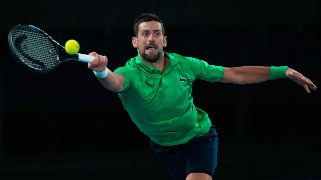 Australian Open final: Djokovic takes the opening set against Alcaraz ...