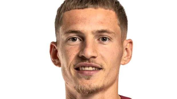 Return to the Super League: National defender Omeragic joins FC Basel ...