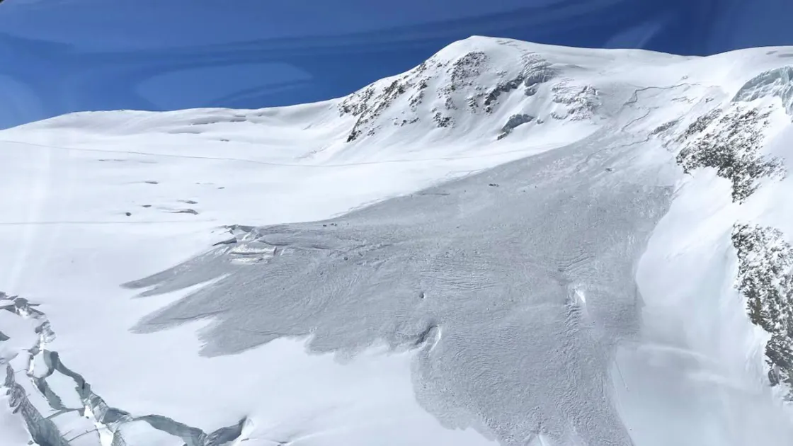 Avalanche/landslide: Fresh snow and storms lead to spontaneous ...