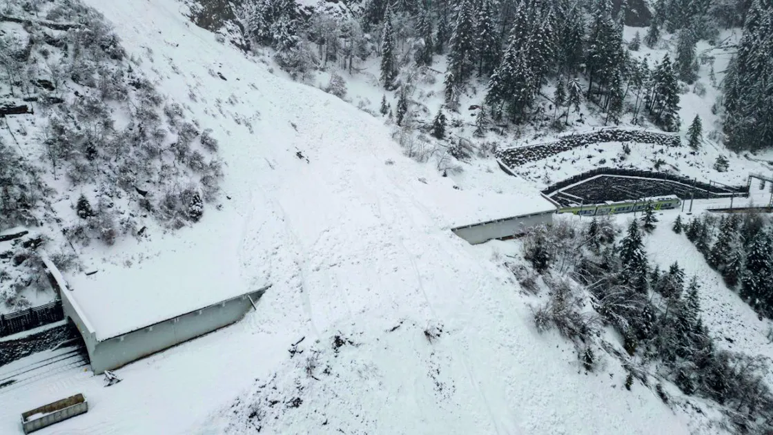 Onset of winter: Kandersteg-Goppenstein car transport resumes | blue News