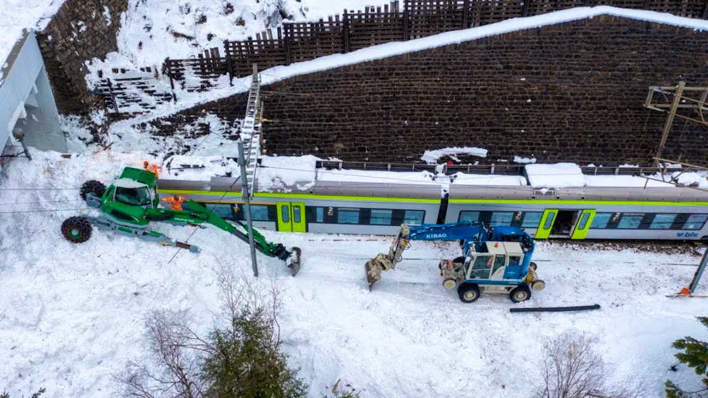 Train accident: Recovery of BLS train underway: route open from Monday ...