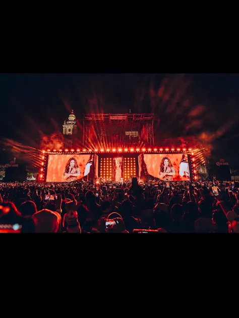400,000 spectators: Shakira gives the biggest open-air concert in ...