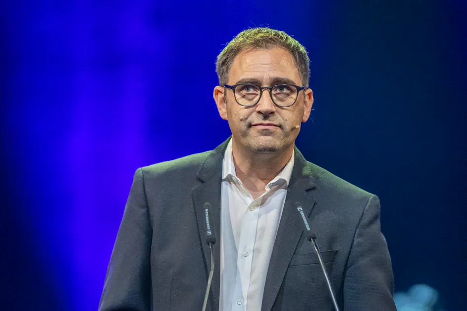 SRF bekommt neuen Chef: Roger Elsener soll Direktor werden | blue News